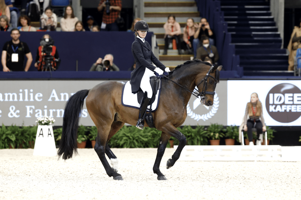 Alisa Glinka y Aachen, preparándose para la final de la Copa del Mundo ...