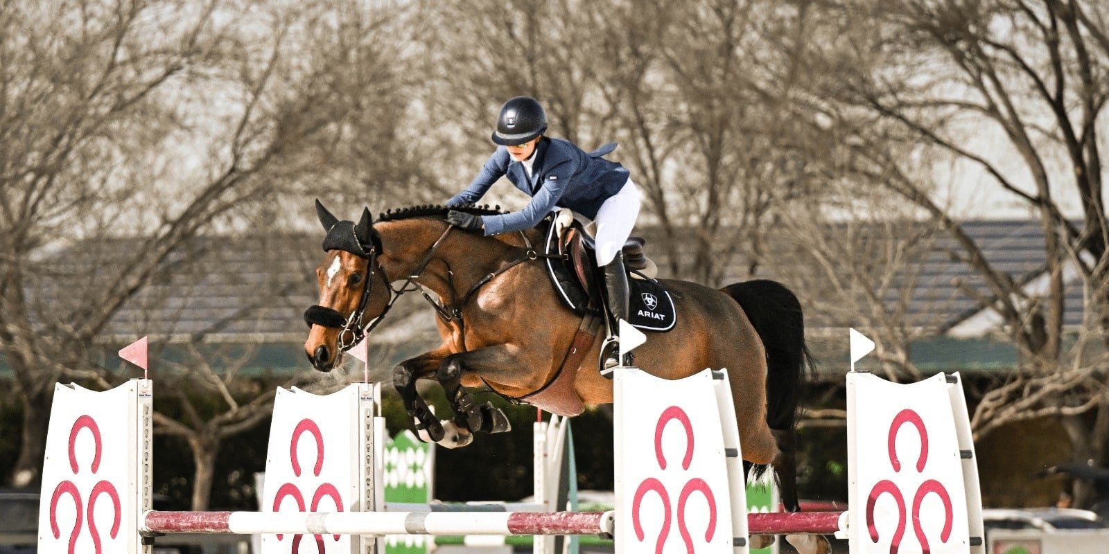Maya de la Joya deslumbra con la chaqueta de concurso Meridian de ARIAT ...