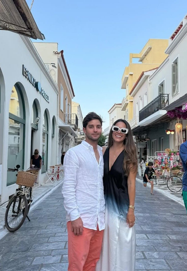 Luis Fernando Larrazábal y Alexia Thermiotis dan la bienvenida a su ...